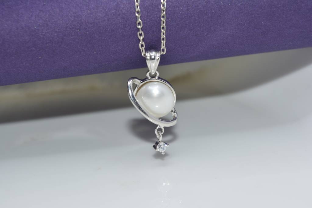Saturn Pearl Pendant | Saturn Pearl Pendant · Eternz