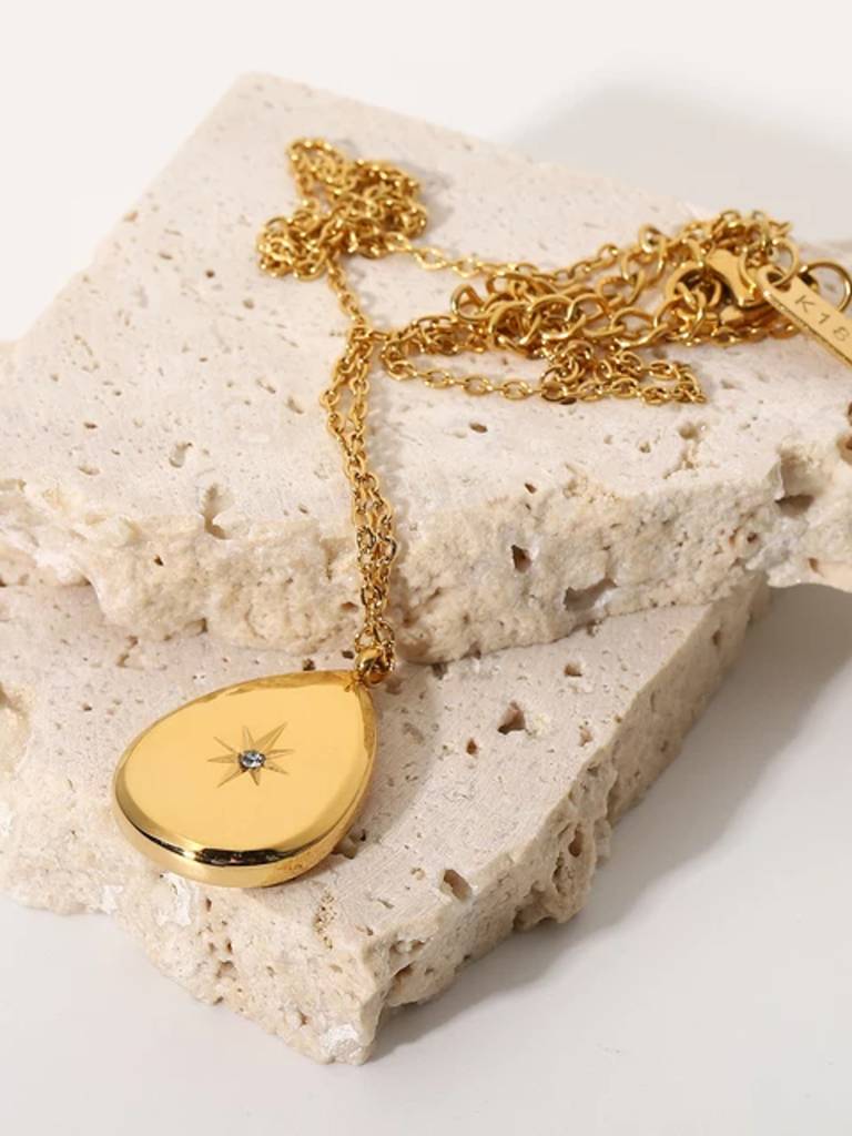 Drop Shape Pendant With A Star | Drop Shape Pendant With A Star · Eternz