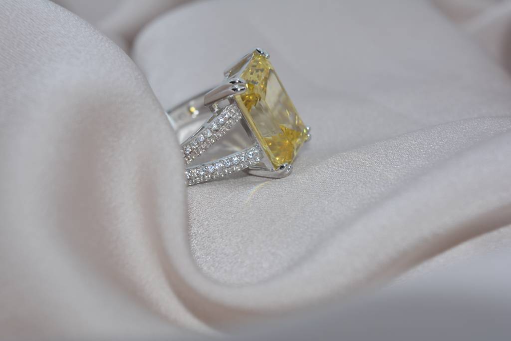 Sunshine Ring | Sunshine Ring · Eternz