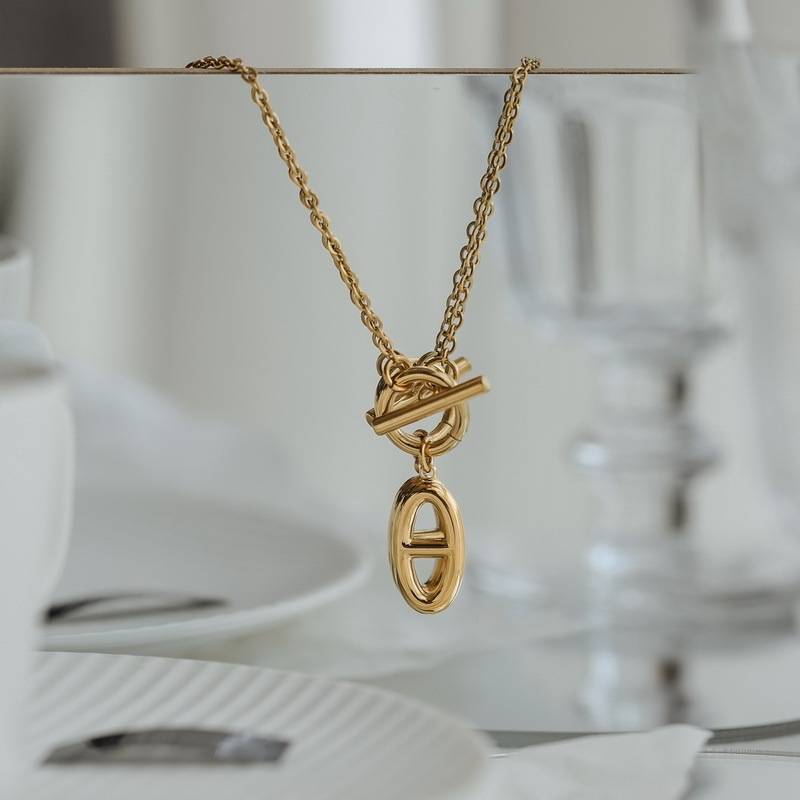 Urban Sleek Gold Necklace | Urban Sleek Gold Necklace · Eternz