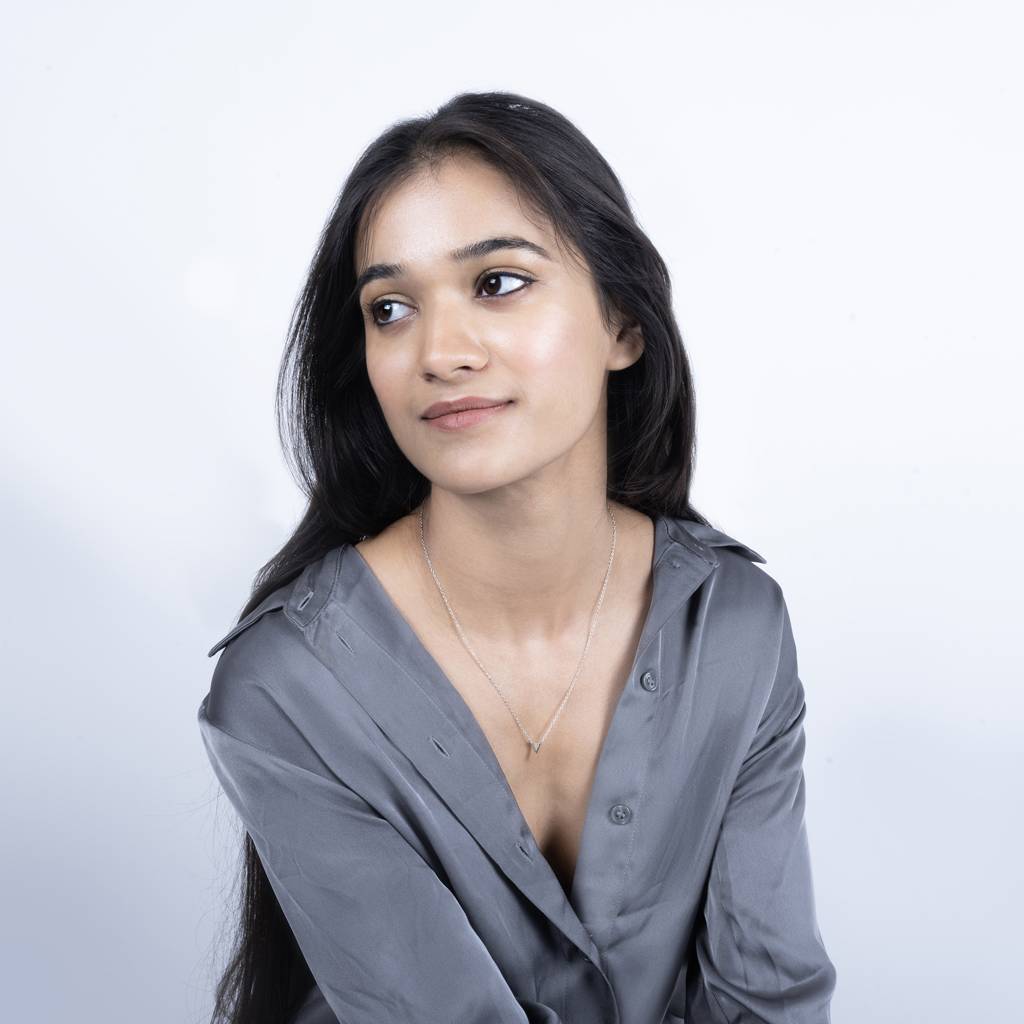 Vivid V Initial Necklace | Vivid V Initial Necklace · Eternz