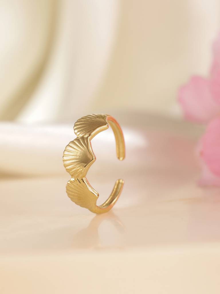 Golden Scallop Shell Ring | Golden Scallop Shell Ring · Eternz
