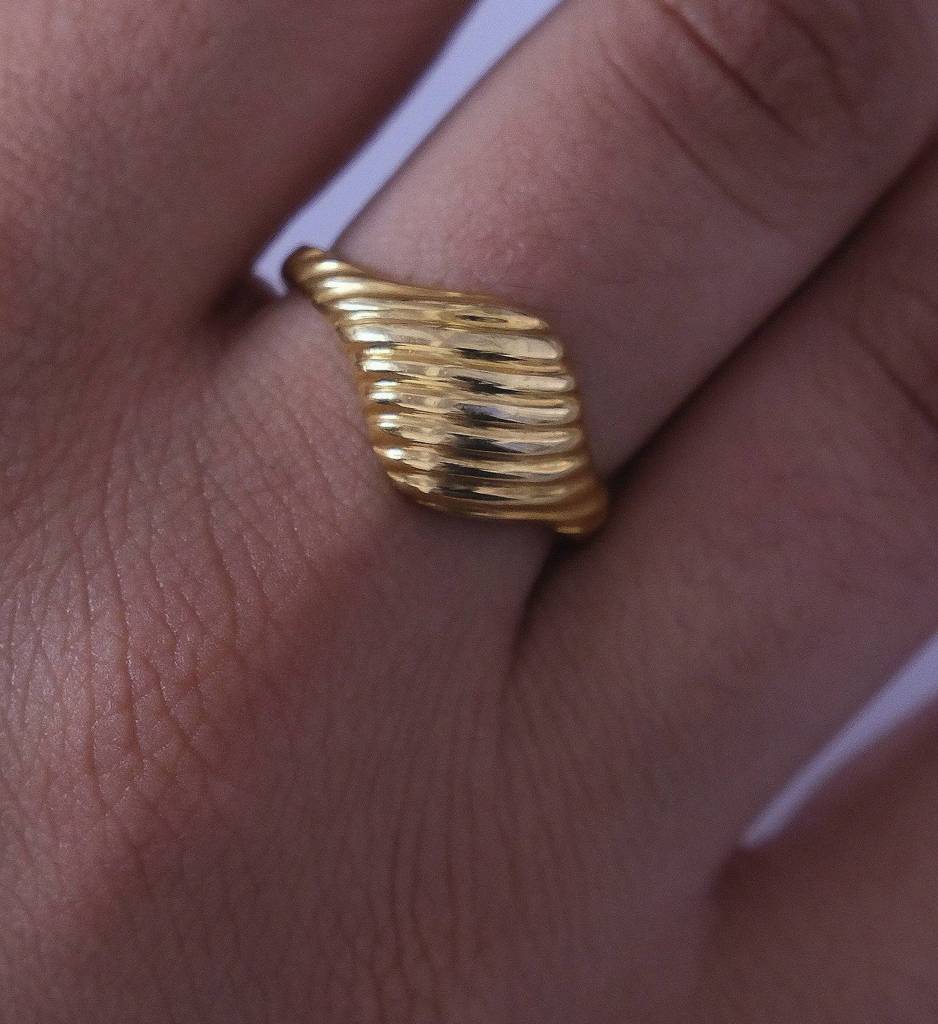 Ripple Signet Ring | Ripple Signet Ring · Eternz