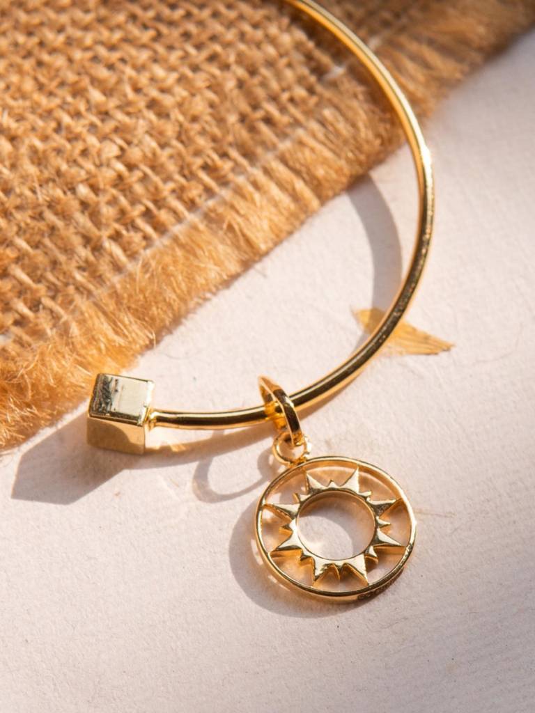 Stac Strength Charm Pendant | Stac Strength Charm Pendant · Eternz