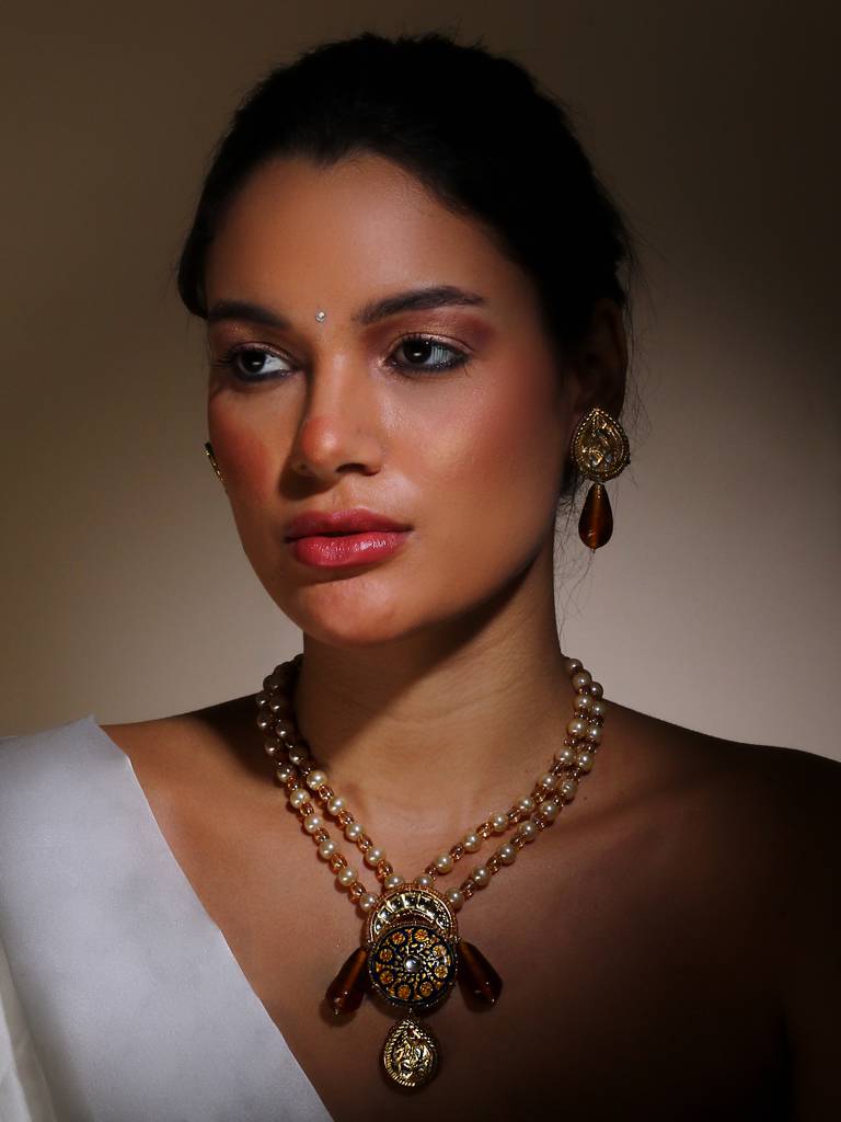 Surkhi Drop Earring | Surkhi Drop Earring · Eternz