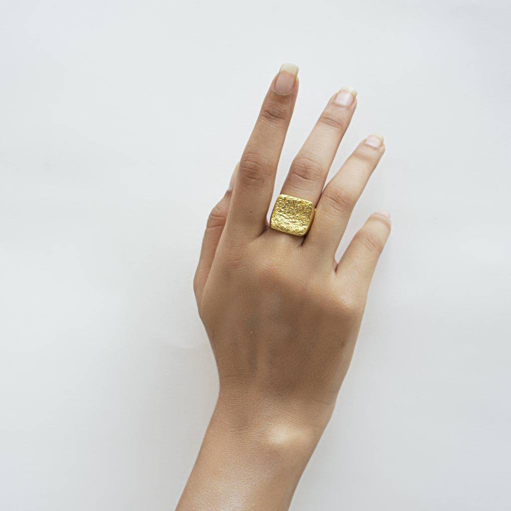 Boxy Boss Ring - Gold Tone | Boxy Boss Ring - Gold Tone · Eternz