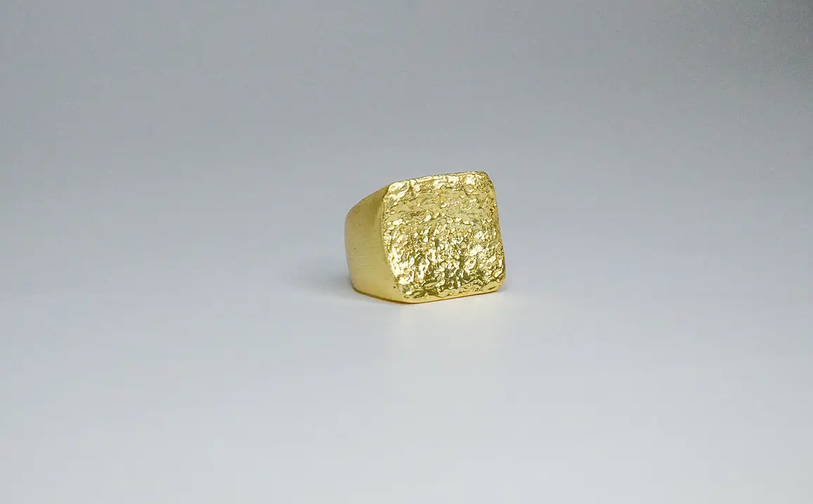 Boxy Boss Ring - Gold Tone | Boxy Boss Ring - Gold Tone · Eternz
