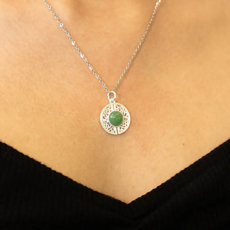 Green Stone Silver Necklace | Green Stone Silver Necklace · Eternz
