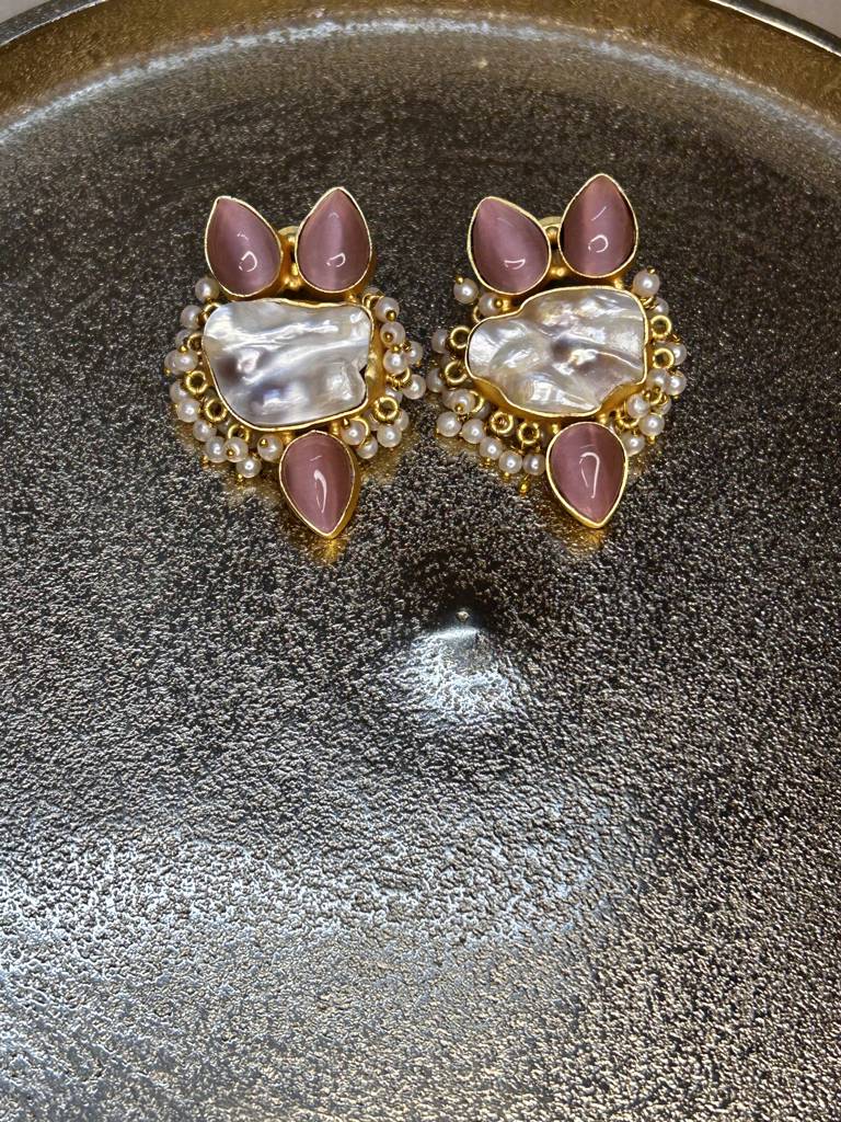 Mop Stud With Pink Stones | Mop Stud With Pink Stones · Eternz