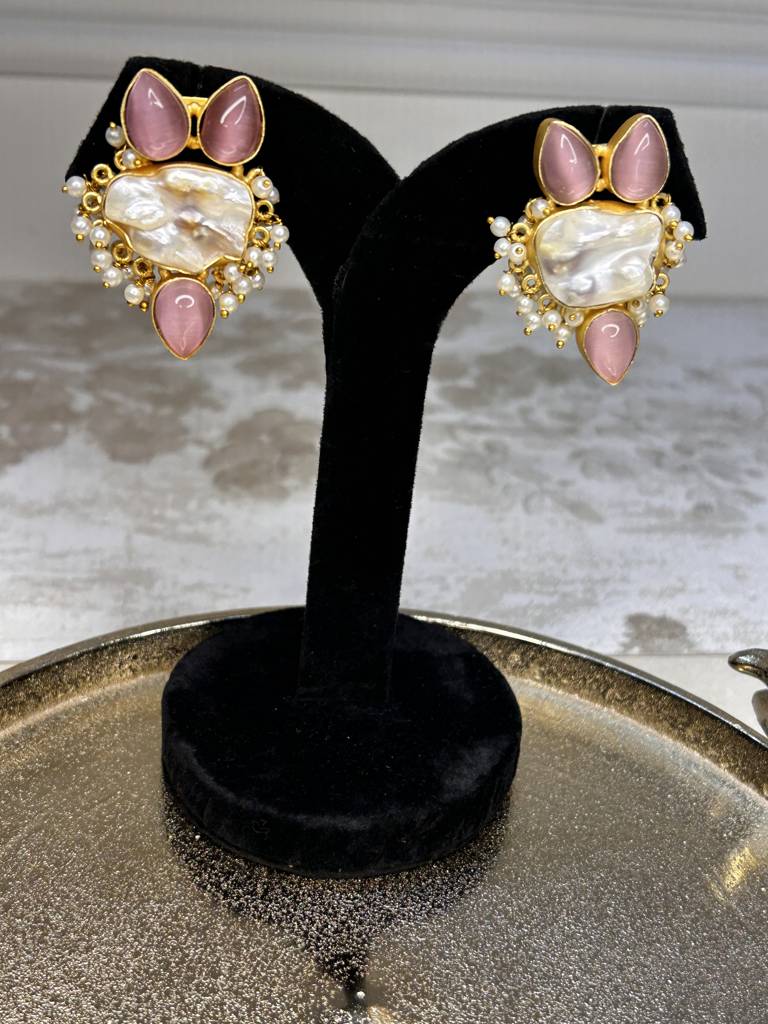 Mop Stud With Pink Stones | Mop Stud With Pink Stones · Eternz