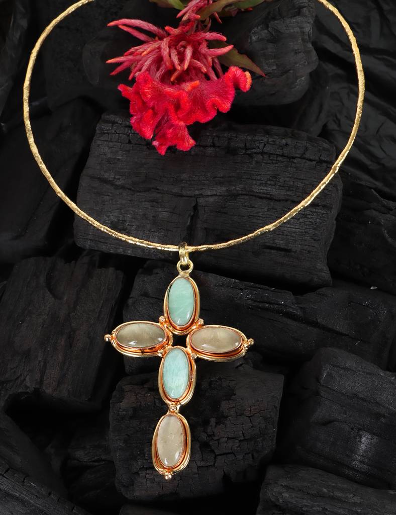 Helen Cross Pendant | Helen Cross Pendant · Eternz