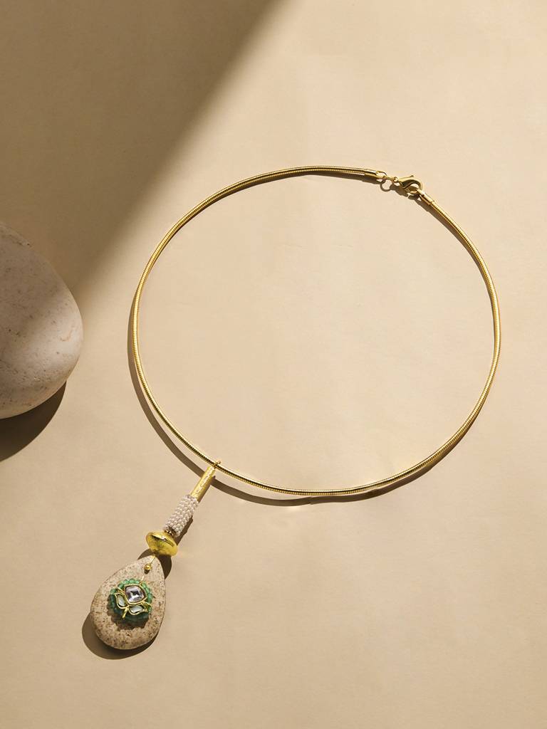 Classic Gold Stiff Wire Choker | Classic Gold Stiff Wire Choker · Eternz