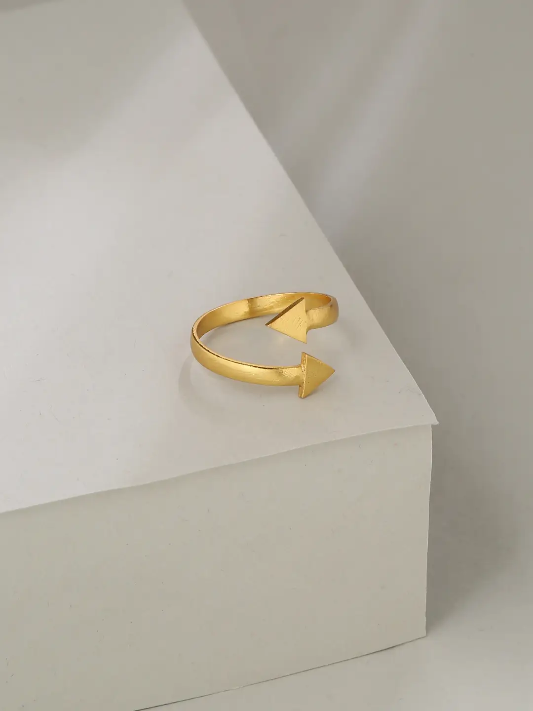 Arrow Ring | Arrow Ring · Eternz