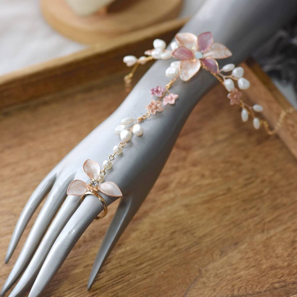 Madeline Hand Harness | Madeline Hand Harness · Eternz