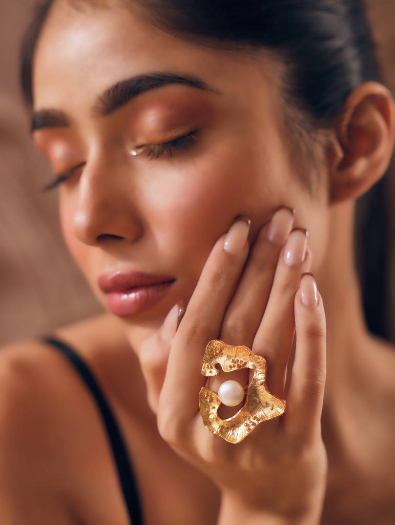 Laranya | Laranya · Eternz