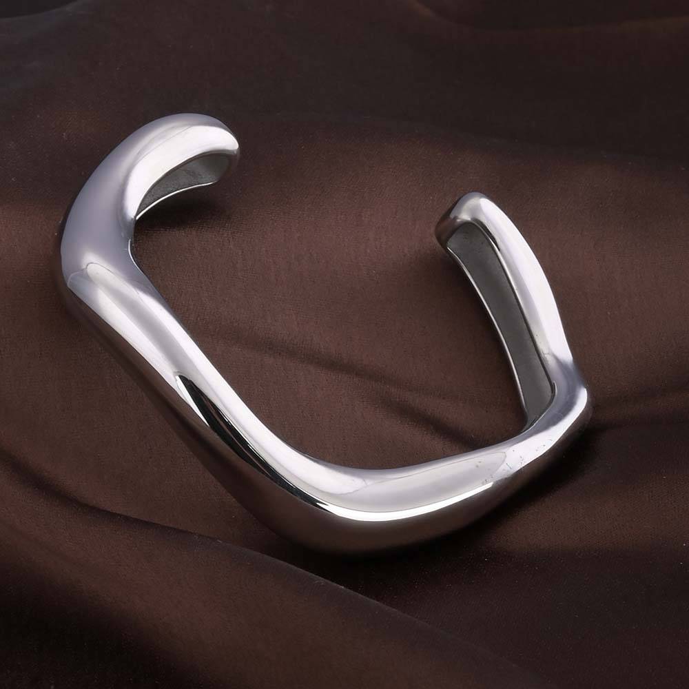 Curved Chic Silver Bracelet | Curved Chic Silver Bracelet · Eternz