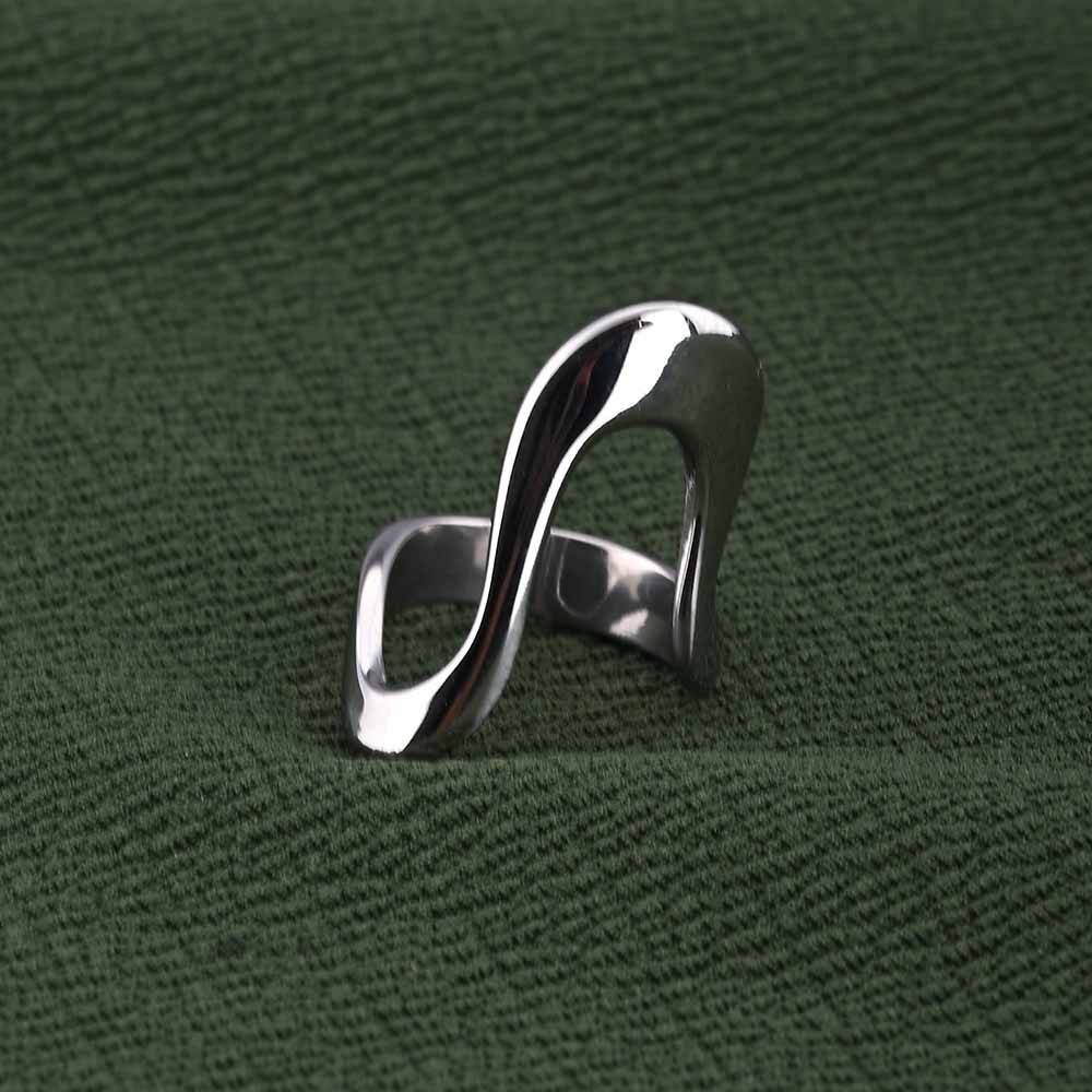 Silver Curve Ring | Silver Curve Ring · Eternz