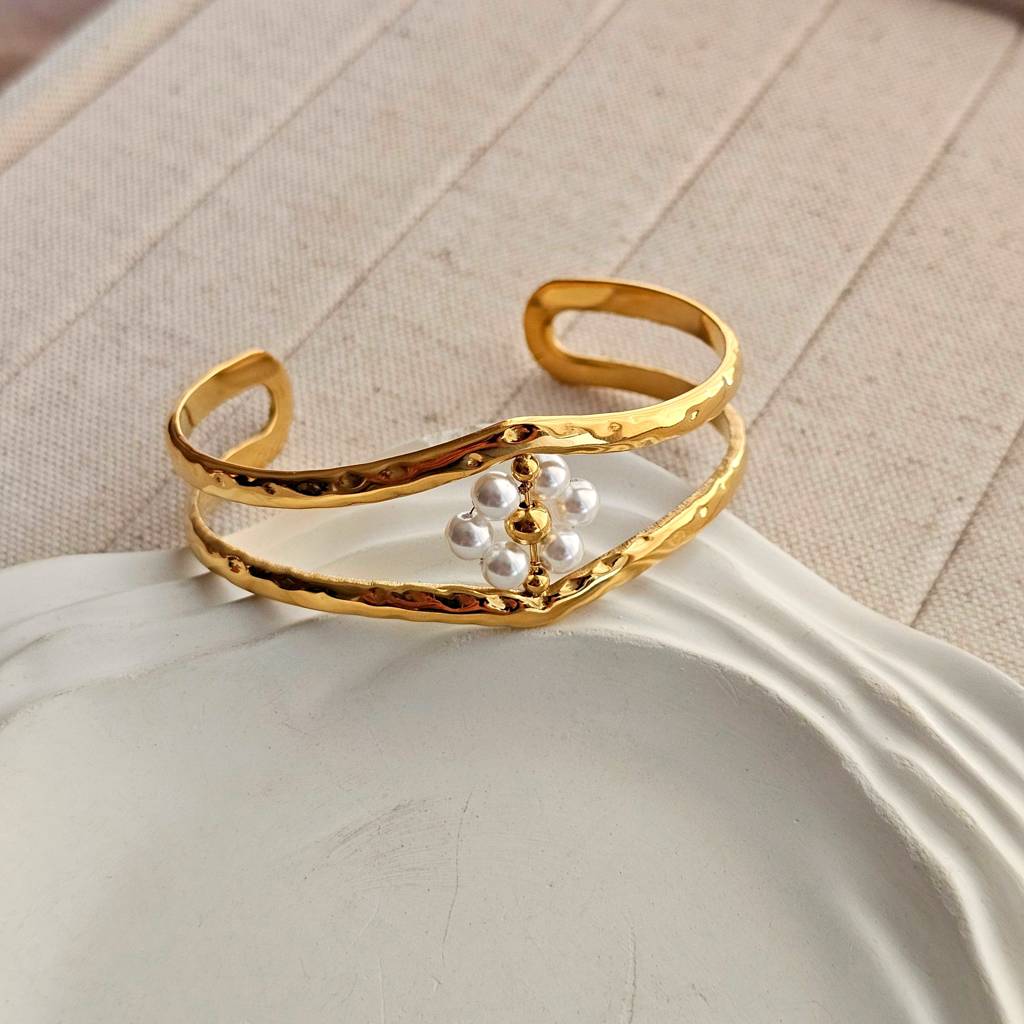 Petra Pearl Cuff Bracelet | Petra Pearl Cuff Bracelet · Eternz
