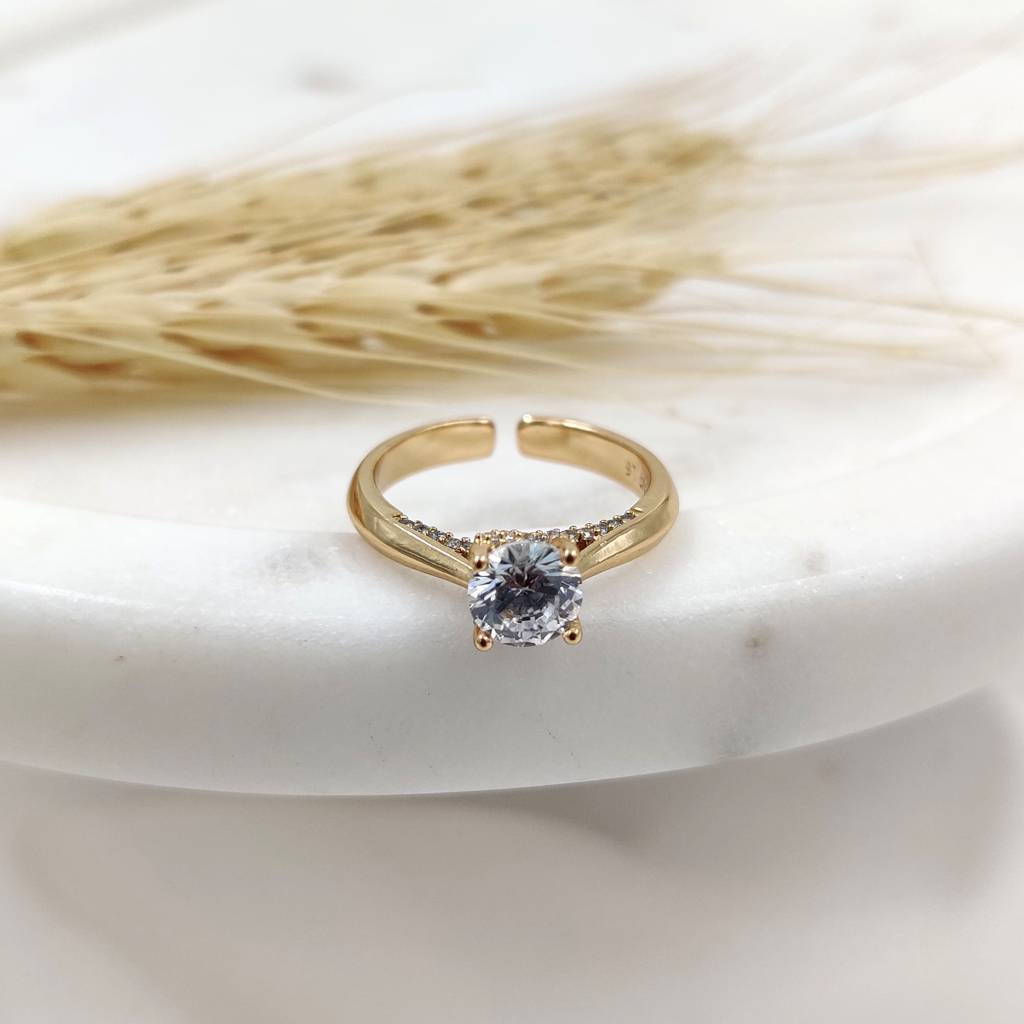 Queen Solitaire Ring | Queen Solitaire Ring · Eternz