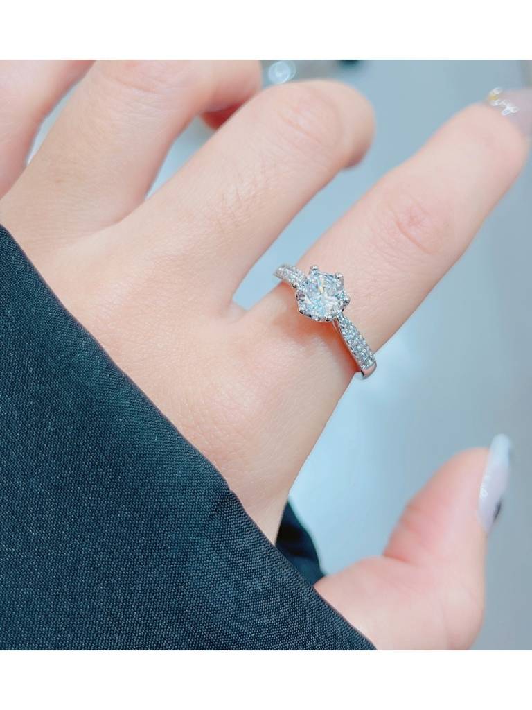 Elegant Crystal Silver Ring For Women & Girls | Elegant Crystal Silver ...