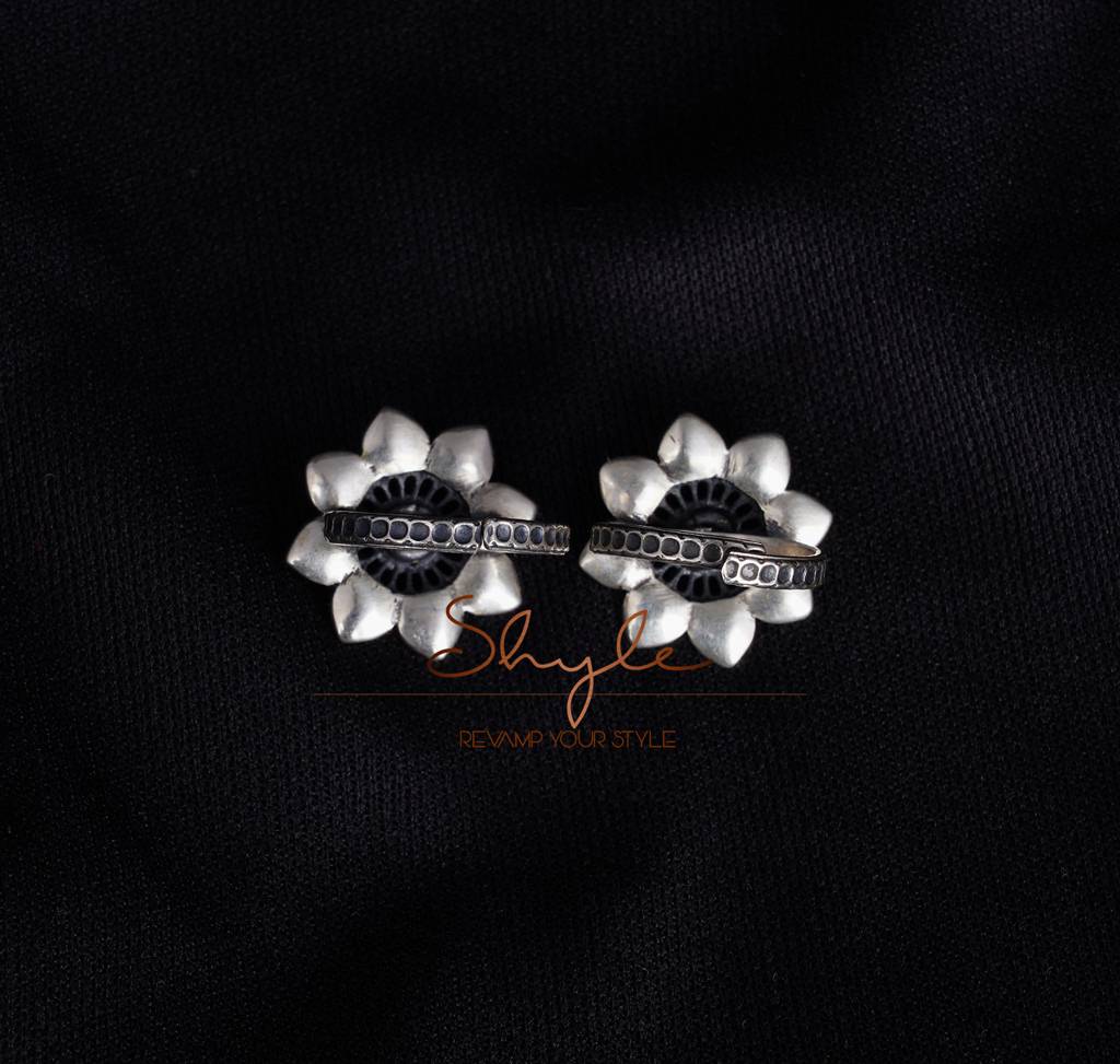 Adya Intricate Flower Versatile Toe Ring | Adya Intricate Flower Versatile Toe Ring · Eternz