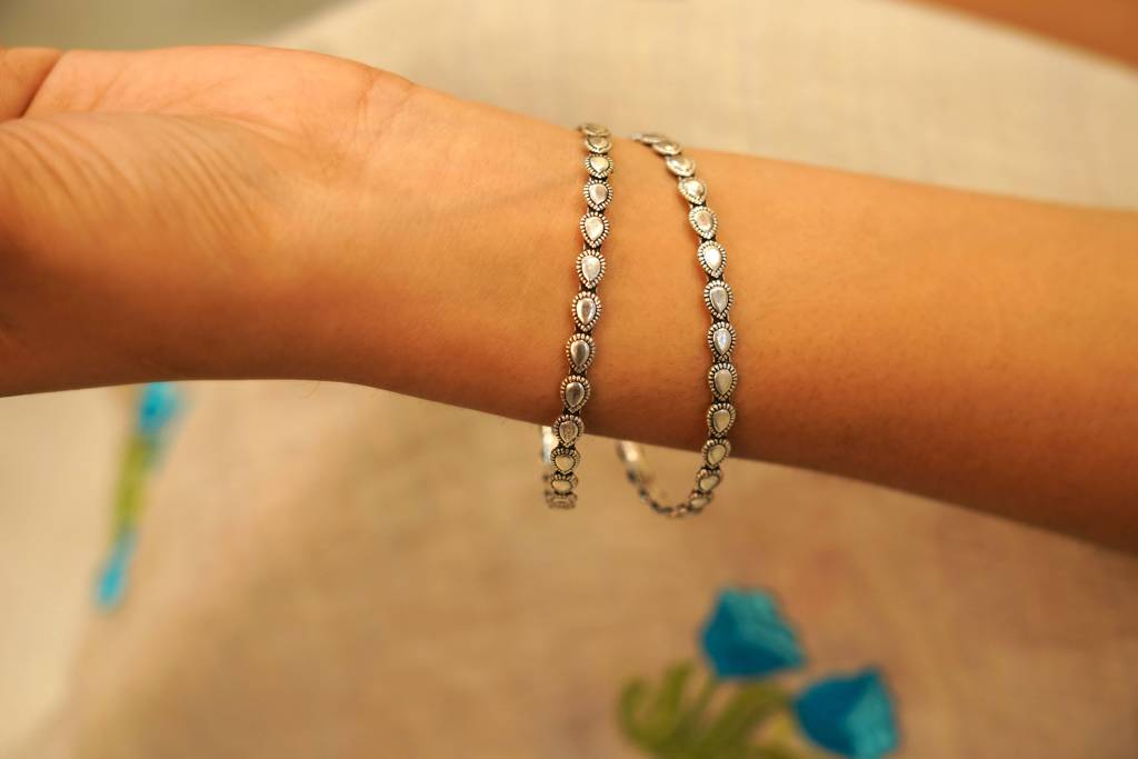 925 Sterling Silver Adya Fine Drop Bangle | 925 Sterling Silver Adya Fine Drop Bangle · Eternz