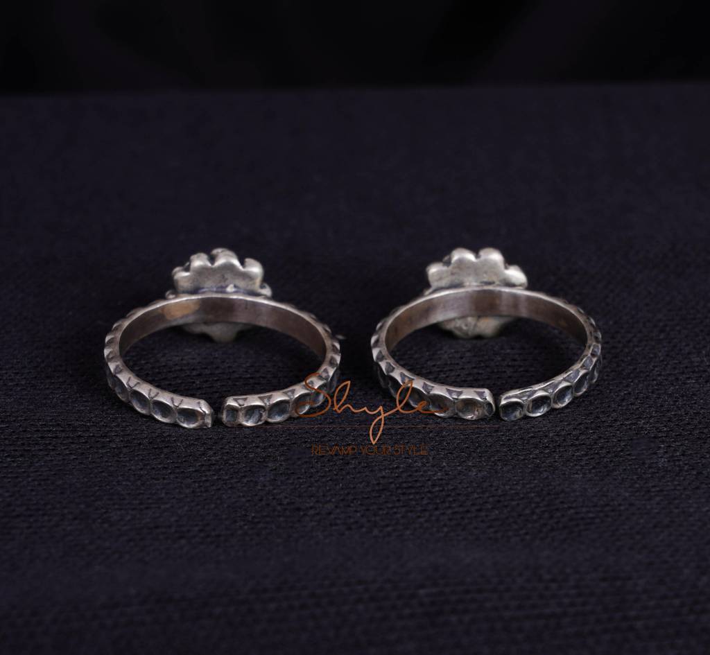 Moh Layered Flower Toe Ring | Moh Layered Flower Toe Ring · Eternz