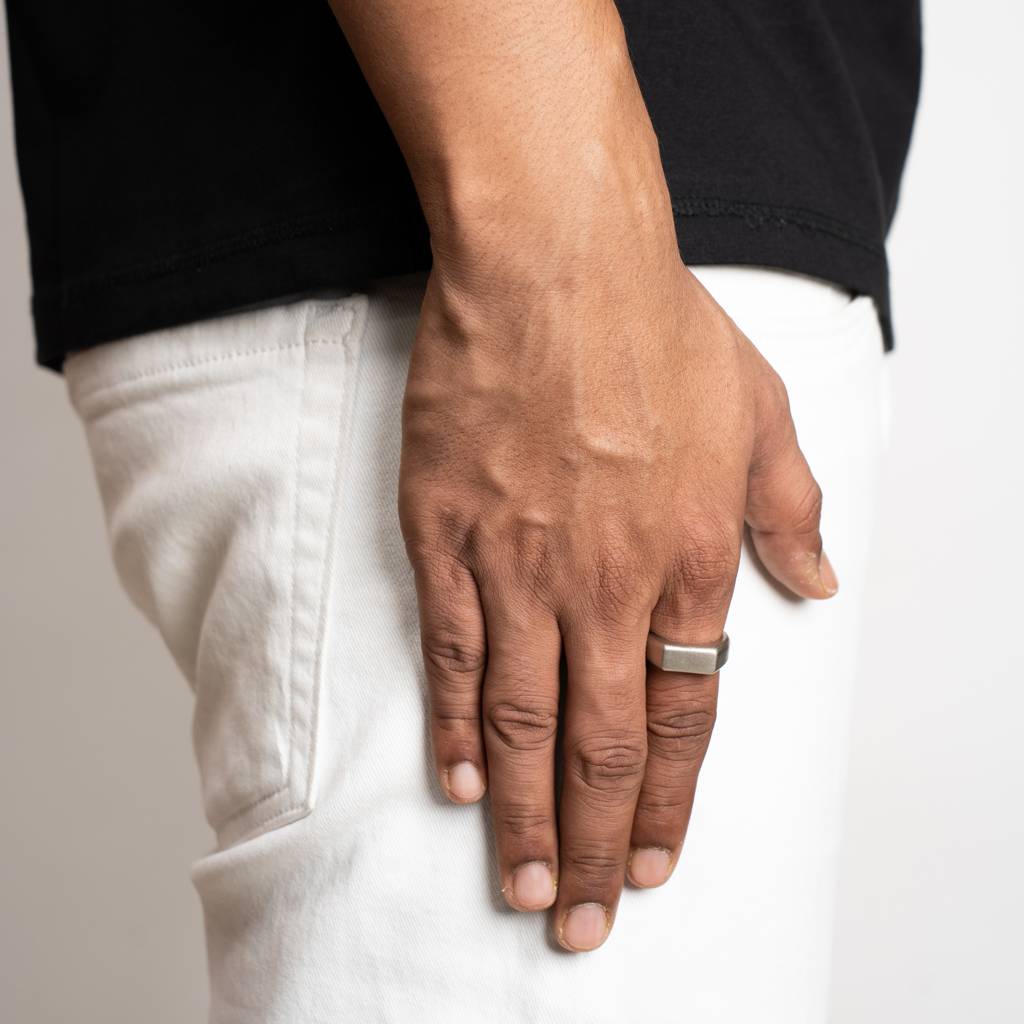 Signet Ring | Signet Ring · Eternz