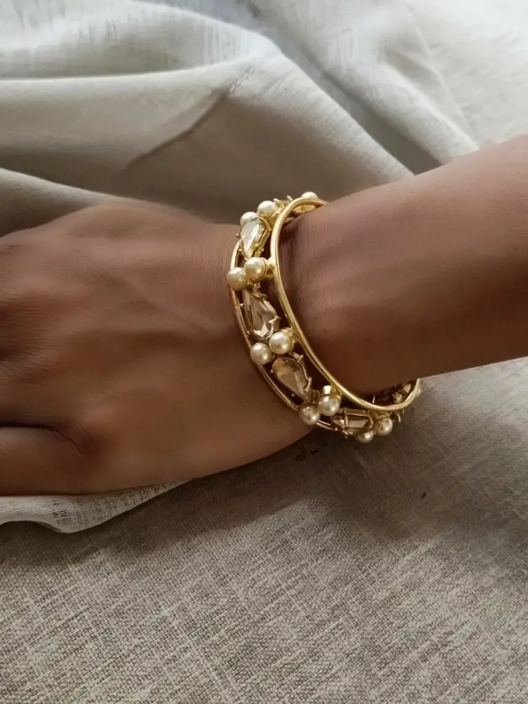 Samara Cuff | Samara Cuff · Eternz