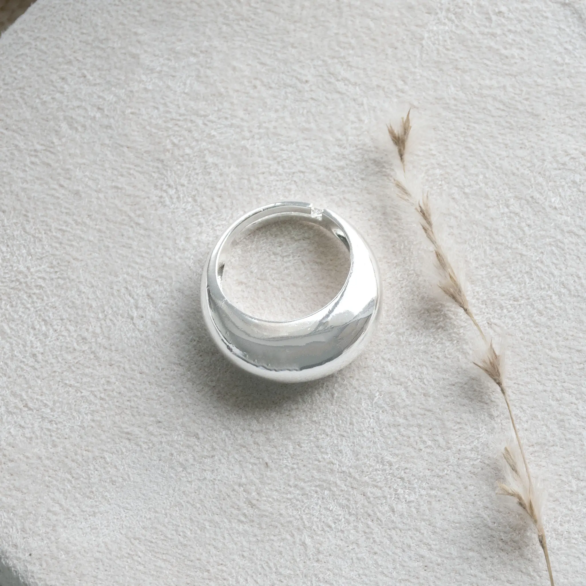 Sleek Chic Band Ring | Sleek Chic Band Ring · Eternz