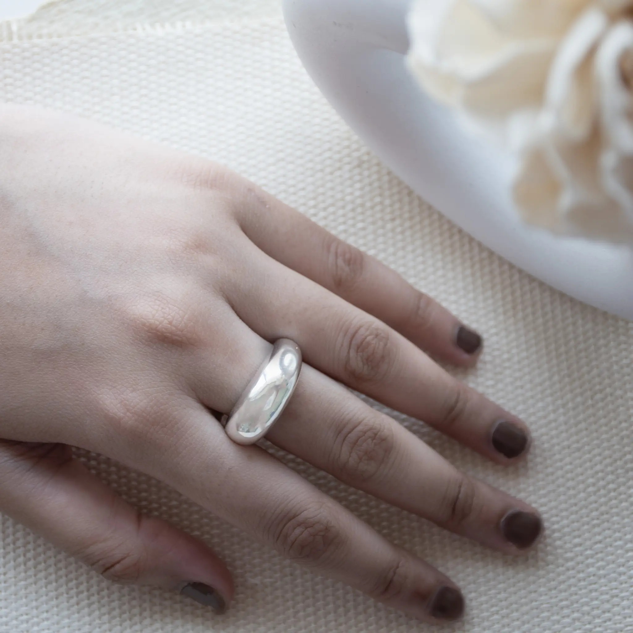 Sleek Chic Band Ring | Sleek Chic Band Ring · Eternz