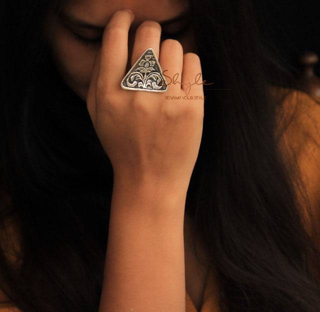 Adya Triangle Chitai Ring | Adya Triangle Chitai Ring · Eternz
