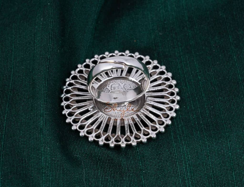 Anvaya Victorian Coin Classic Ring | Anvaya Victorian Coin Classic Ring · Eternz