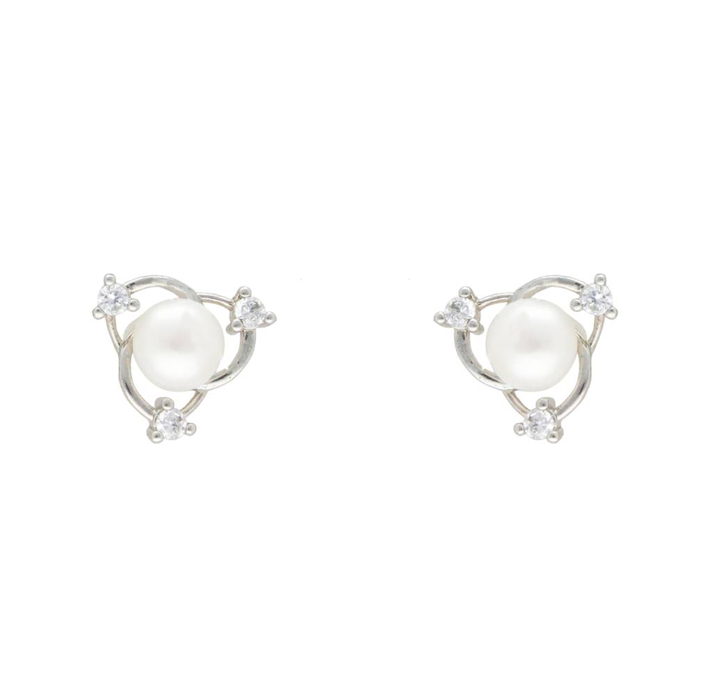 Timeless Pearl Earrings. | Timeless Pearl Earrings. · Eternz