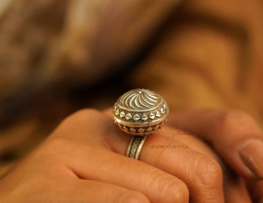 Adya Intricate Leaf Drop Ring | Adya Intricate Leaf Drop Ring · Eternz