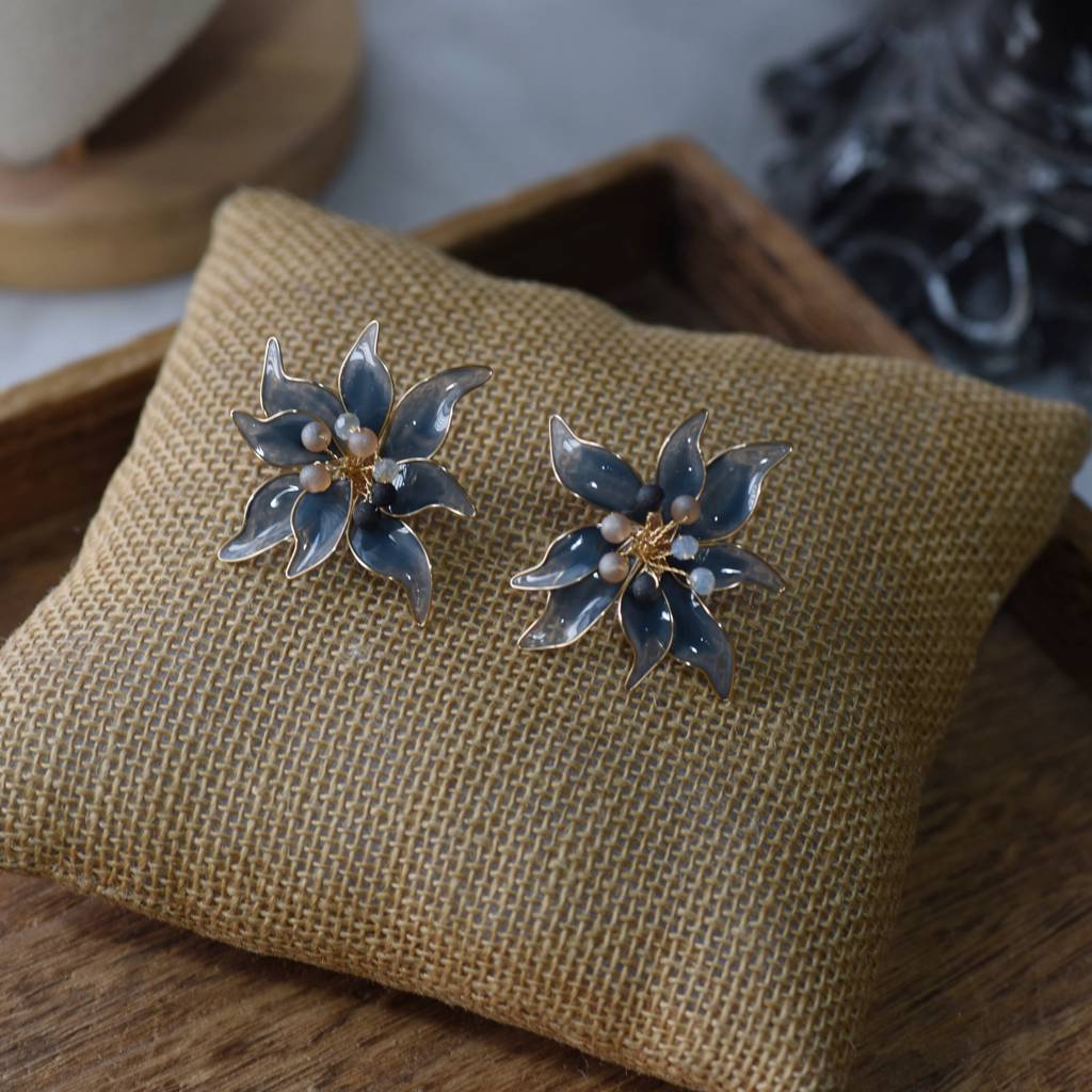 Iris Earrings | Iris Earrings · Eternz