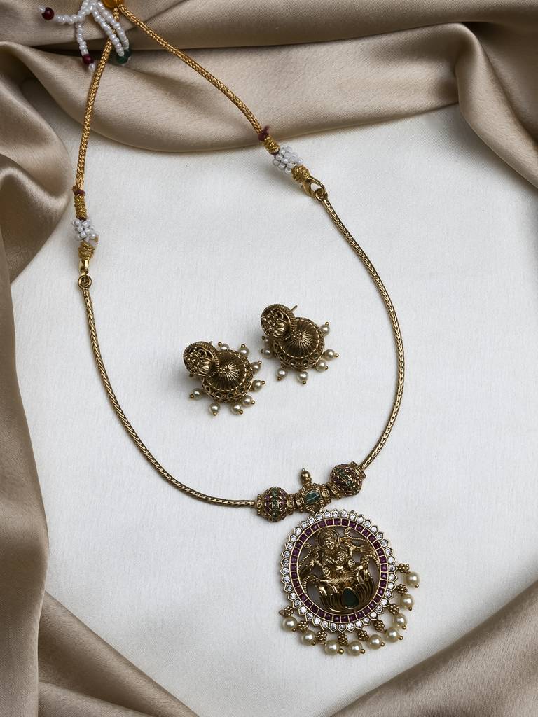 Traditional Lakshmi Pendant Hasli Necklace Set | Traditional Lakshmi ...