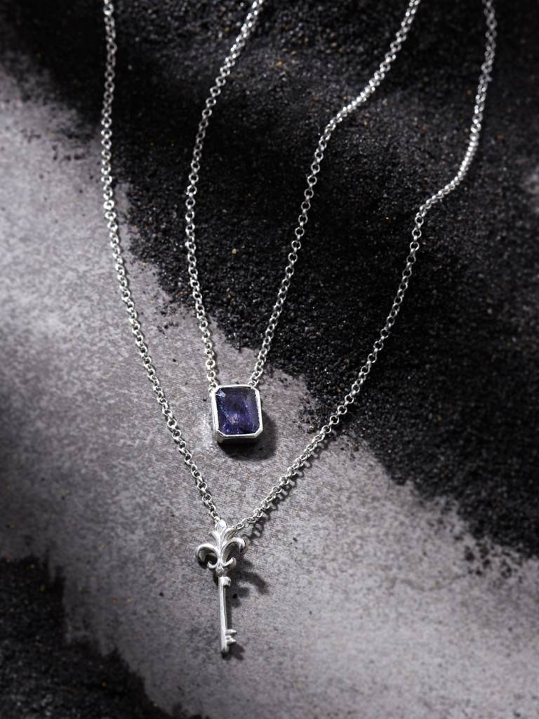 The Regal Amulet Pendant With Chain For Men | Kicky and Perky The Regal ...
